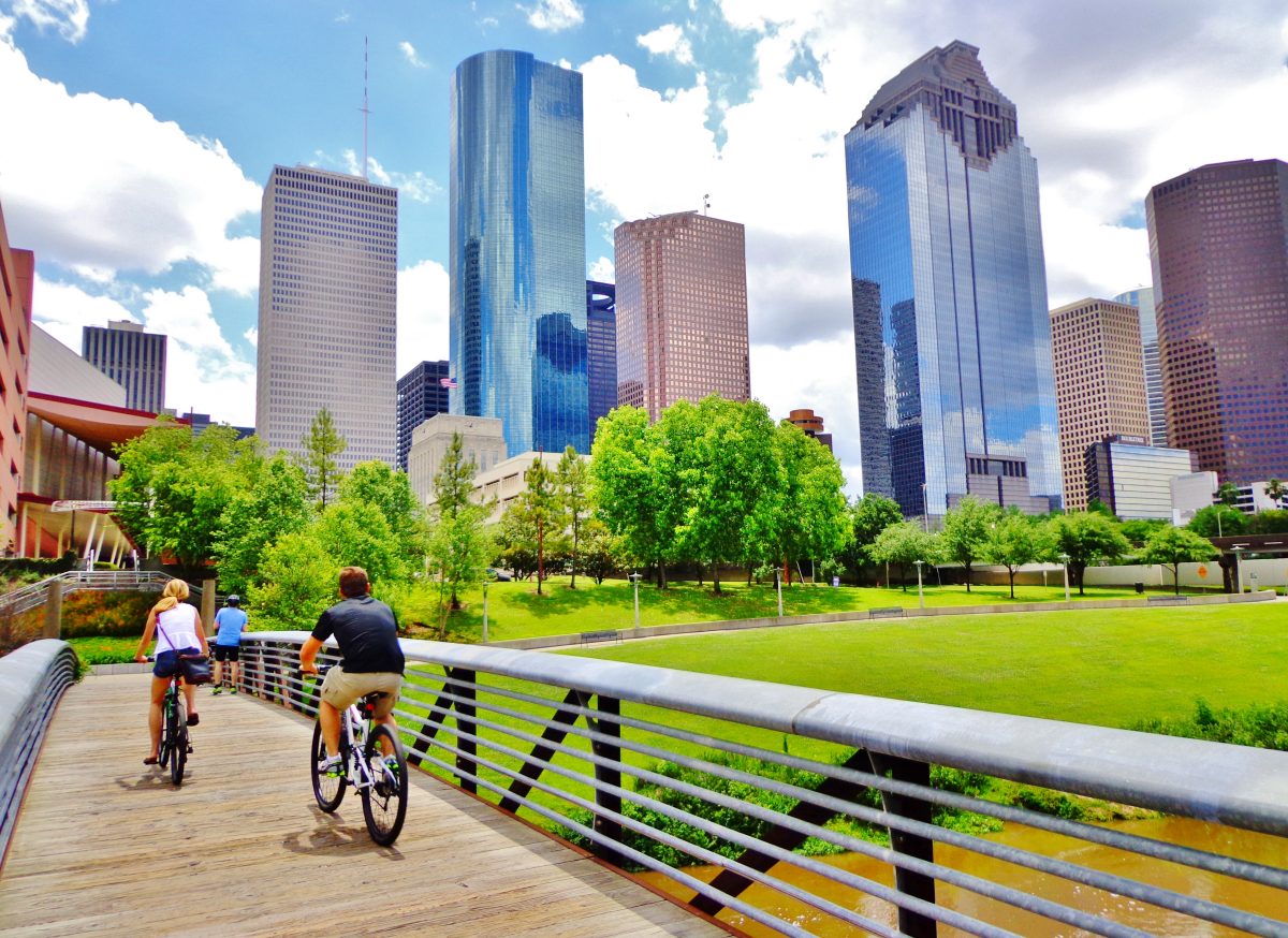 Houston Date Ideas: 50 Romantic Things to Do in Houston for Couples