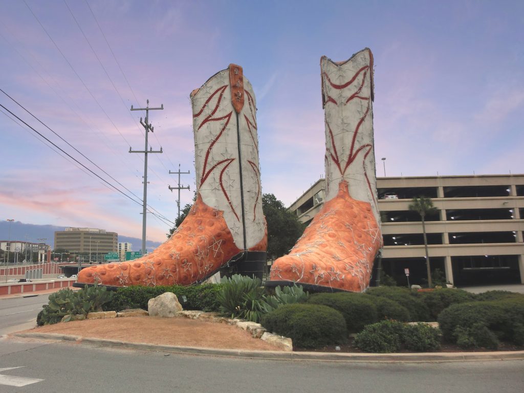 21+ Wacky + Weird Roadside Attractions in Texas - Lone Star Travel Guide